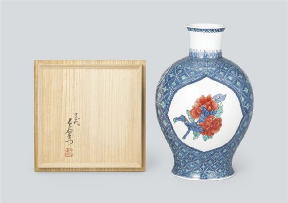 Imaizumi Imaemon | Iro-nabeshima vase with design of camellia | MutualArt