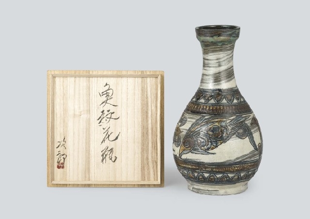 Jiro Kinjo | Vase with design of fish | MutualArt