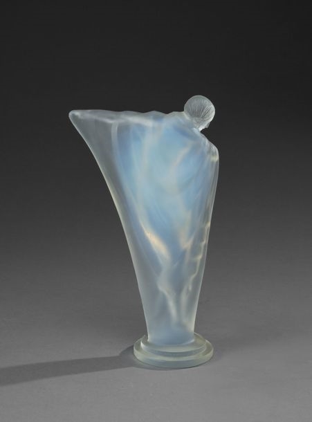 Lucille Sevin | Femme nue au bras tendu (1933) | MutualArt