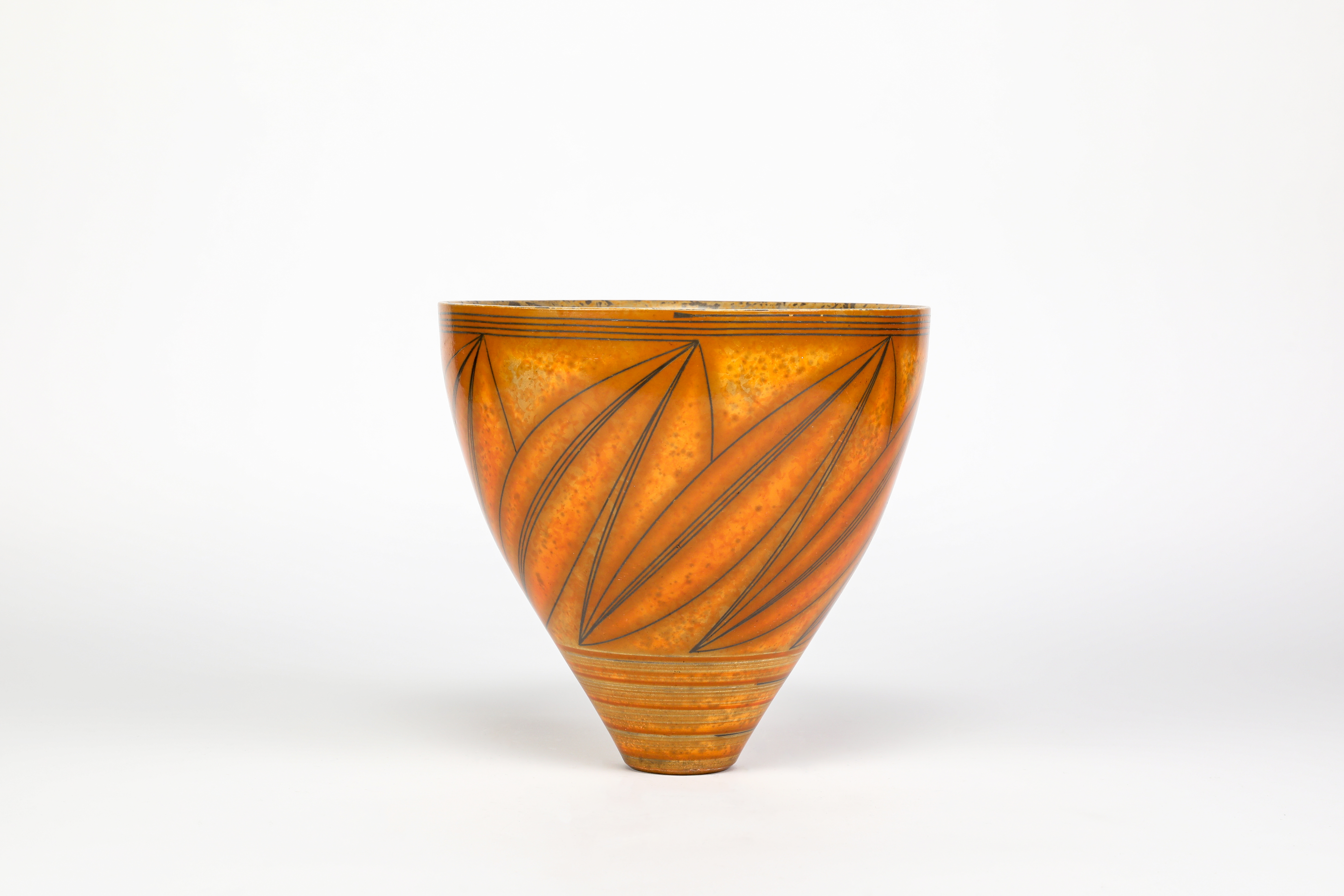 Duncan Ross | Vase | MutualArt