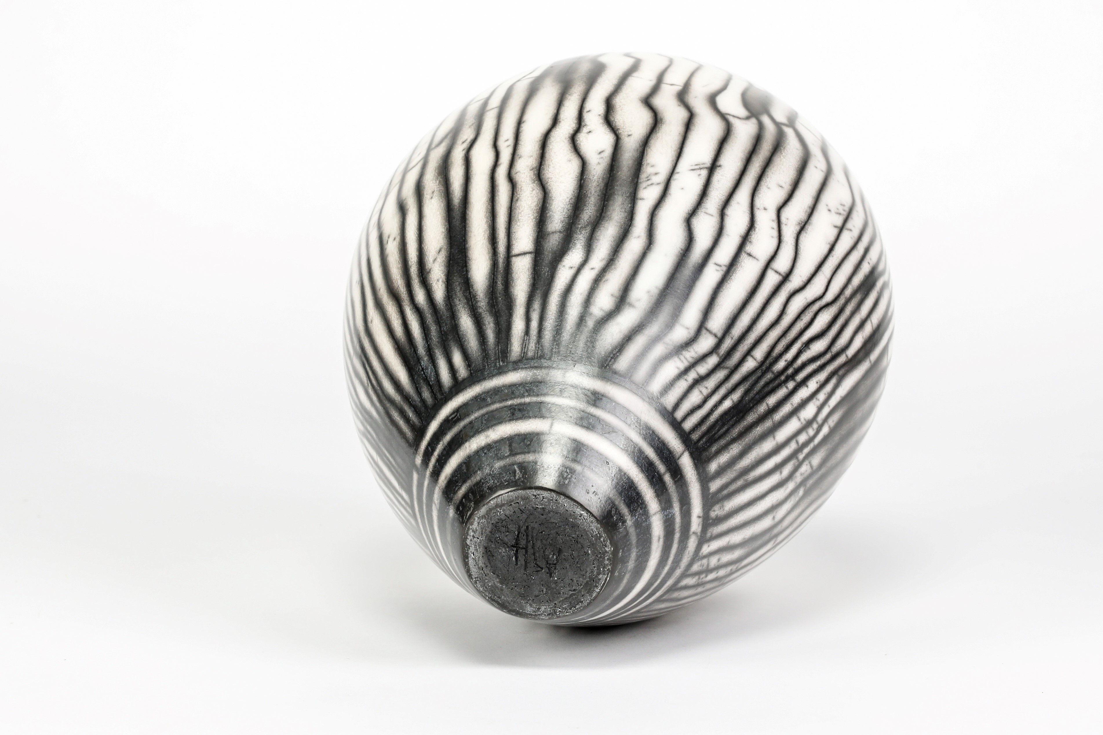 Ashraf Hanna | A raku vase | MutualArt