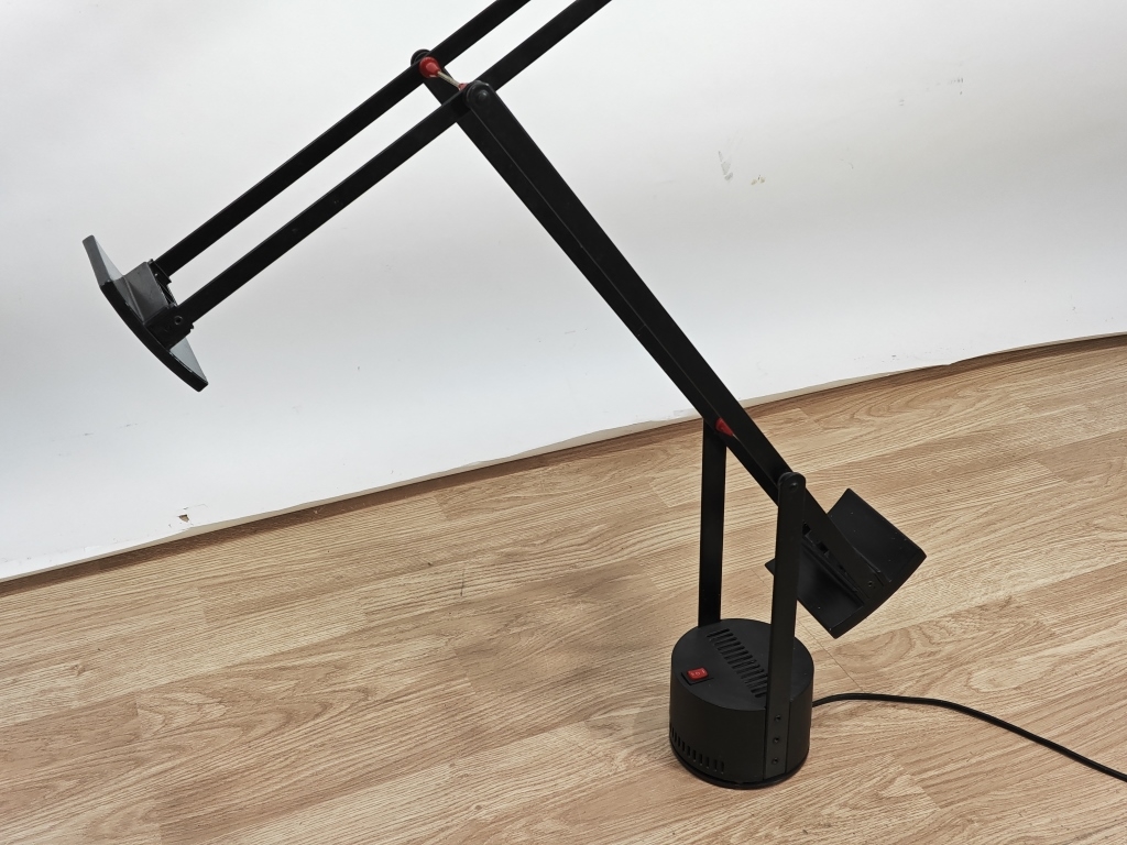 Richard Sapper | Tizio Lamp - Candeeiro Tizio (1972) | MutualArt
