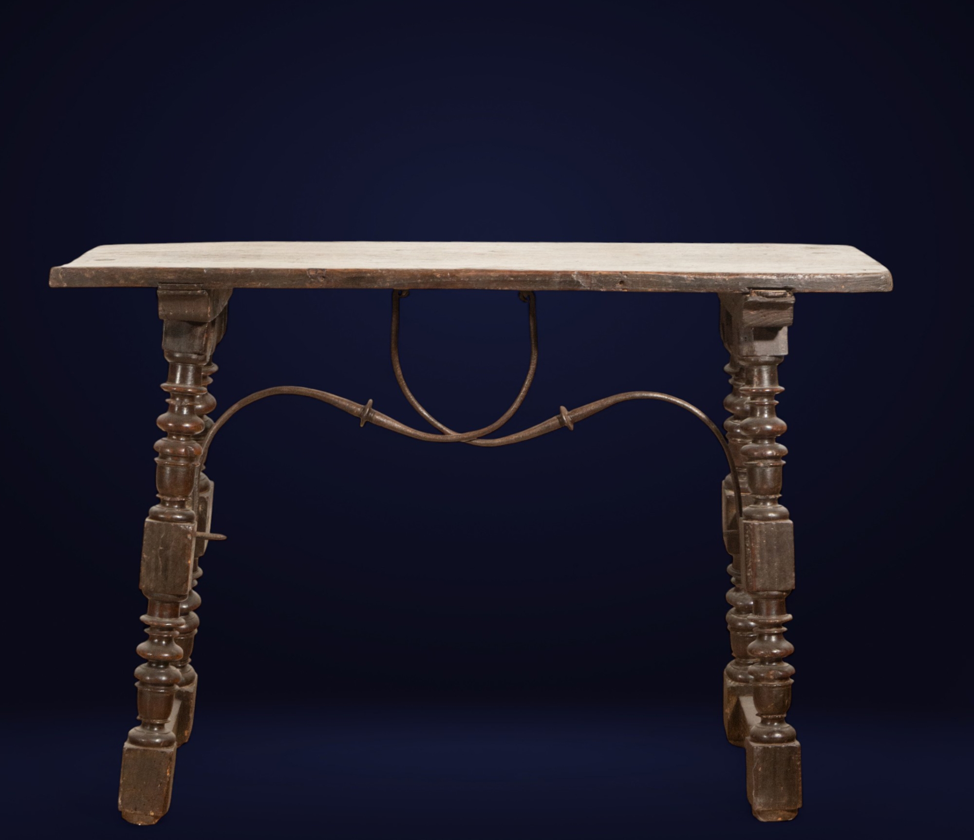 Spanish School, 17th Century | Mesa barreñera española con pata de ...