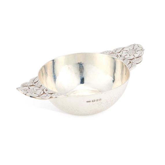 Robert Edgar Stone | AN ARTS AND CRAFTS TWO-HANDLED BOWL (1937) | MutualArt