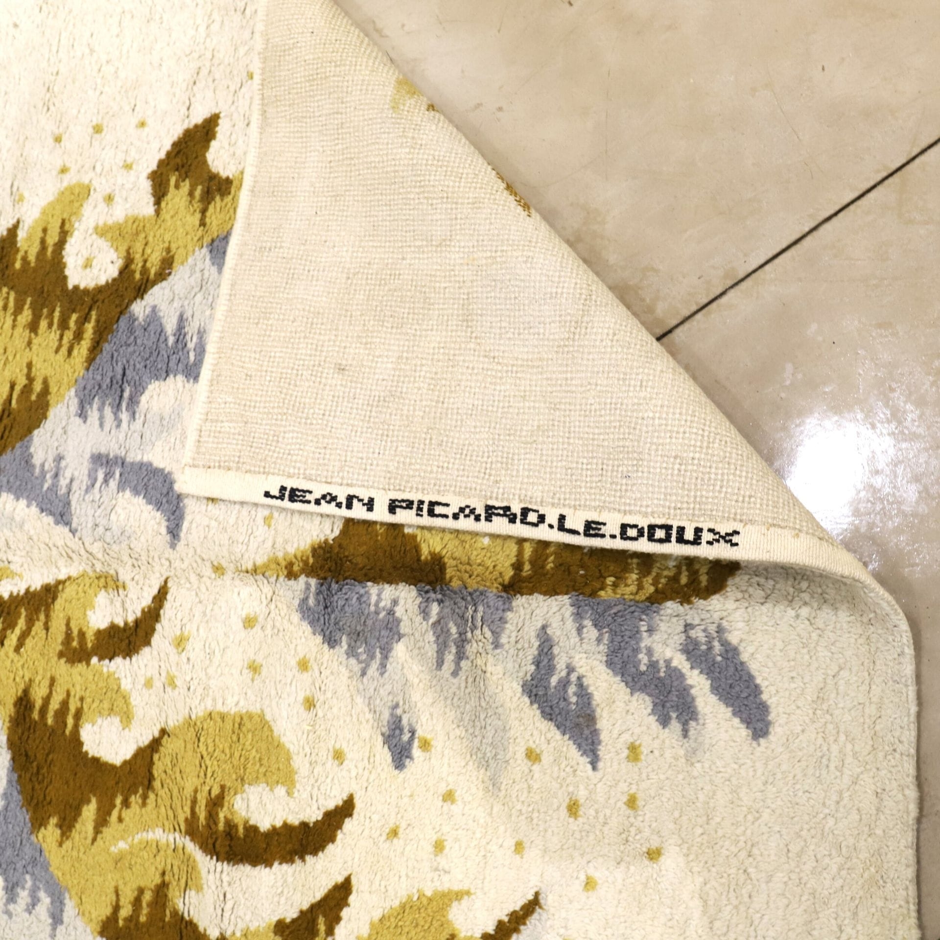Jean Picart le Doux | Carpet with floral motifs in two colors | MutualArt