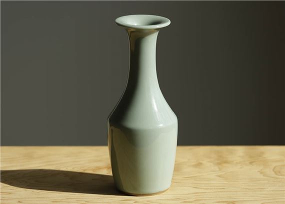 Suwa Sozan III | celadon vase | MutualArt