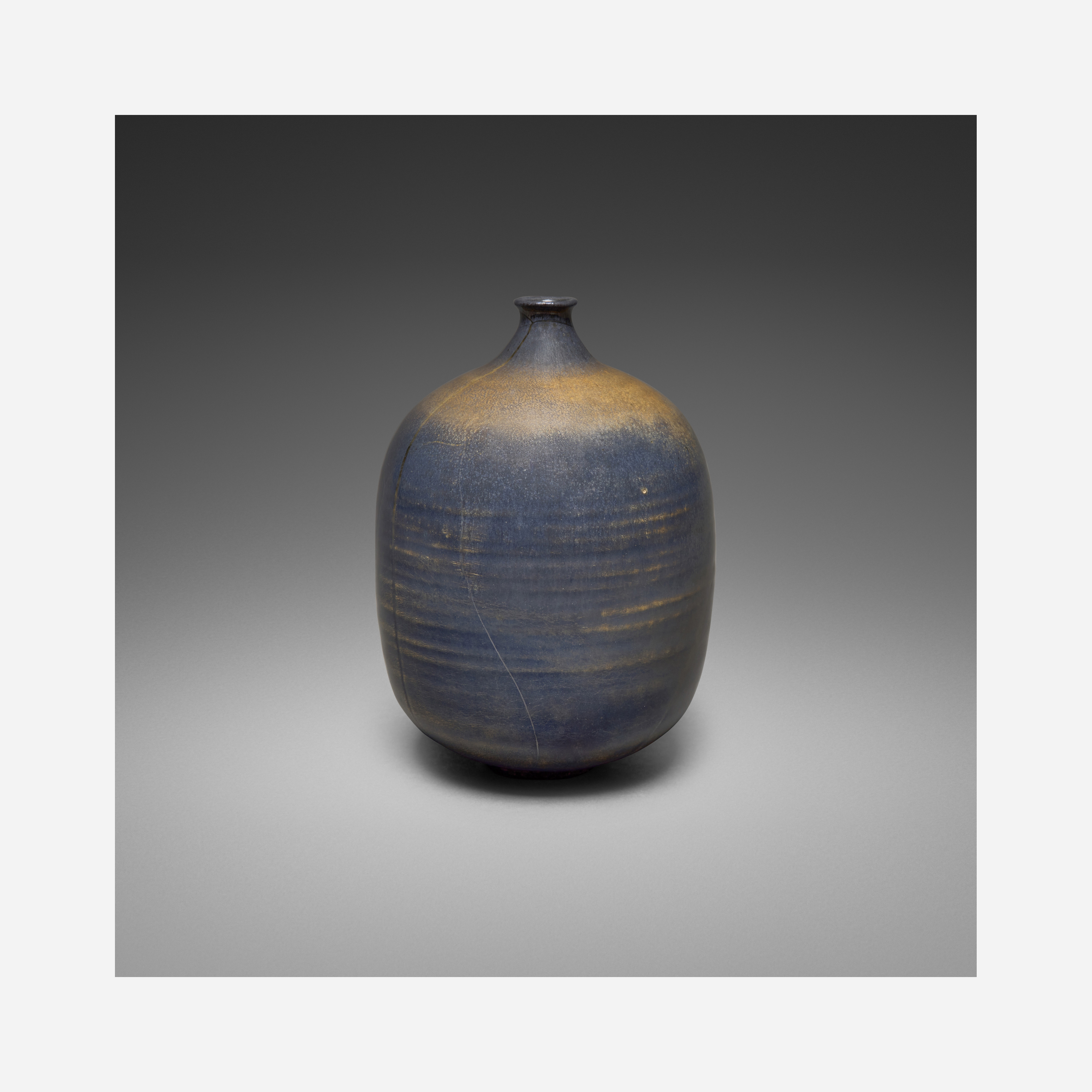 Otto & Gertrud Natzler | Round bottle (1948) | MutualArt