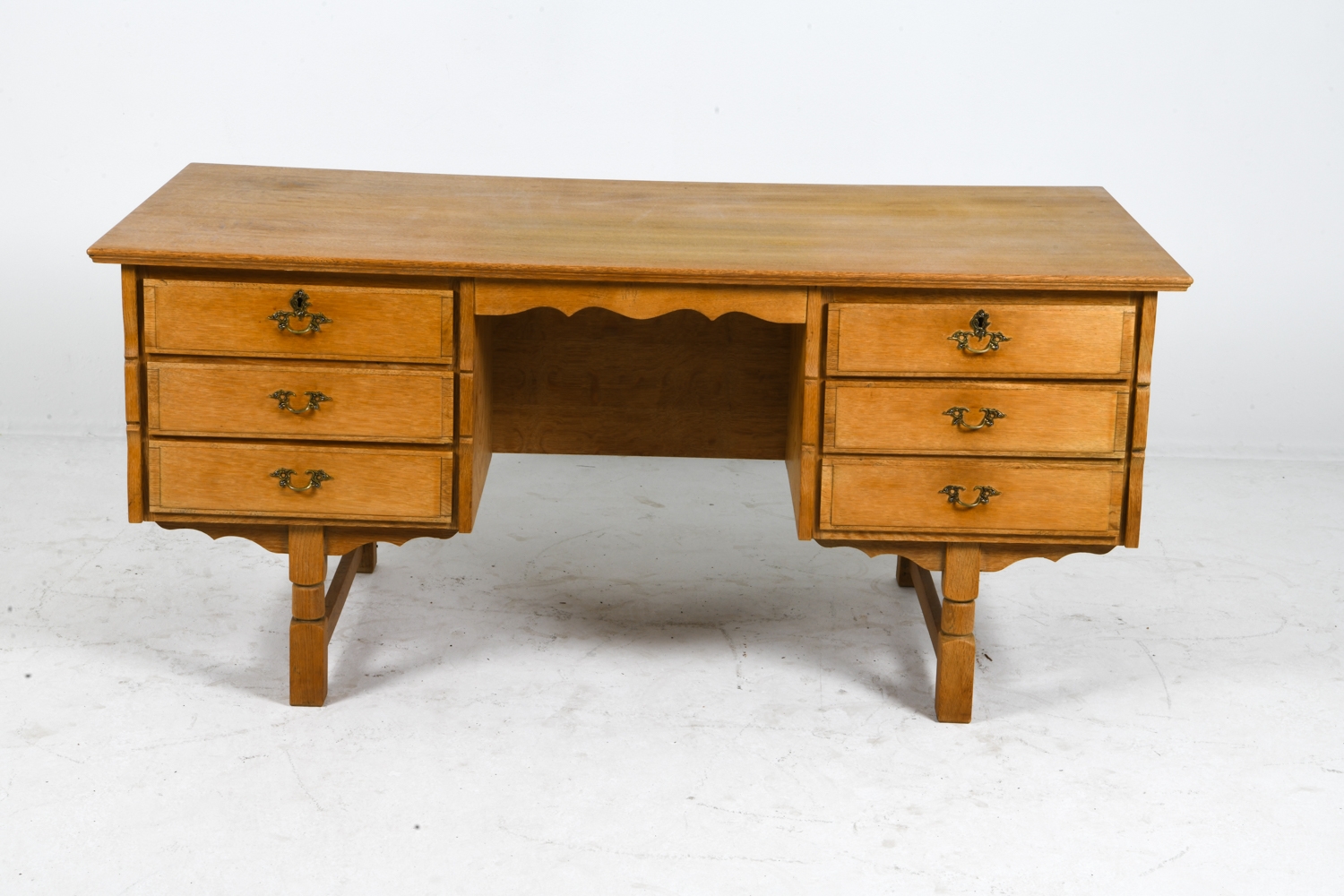 Henning Kjaernulf | ATTR. HENNING KJAERNULF DANISH OAK DESK C. 1970S ...