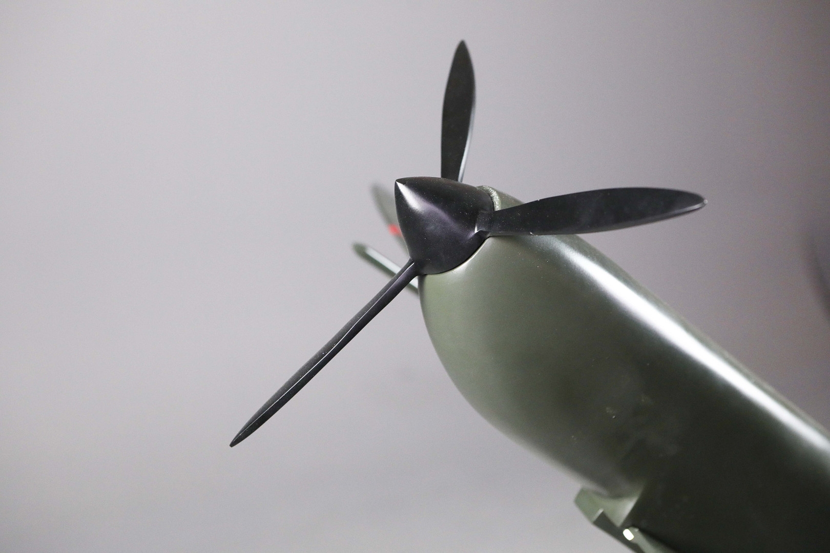 Contemporary School | SCULPTURAL SPITFIRE | MutualArt