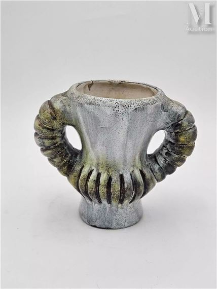 Roger Capron | Vase en faïence émaillée à deux anses annelées ajourées ...