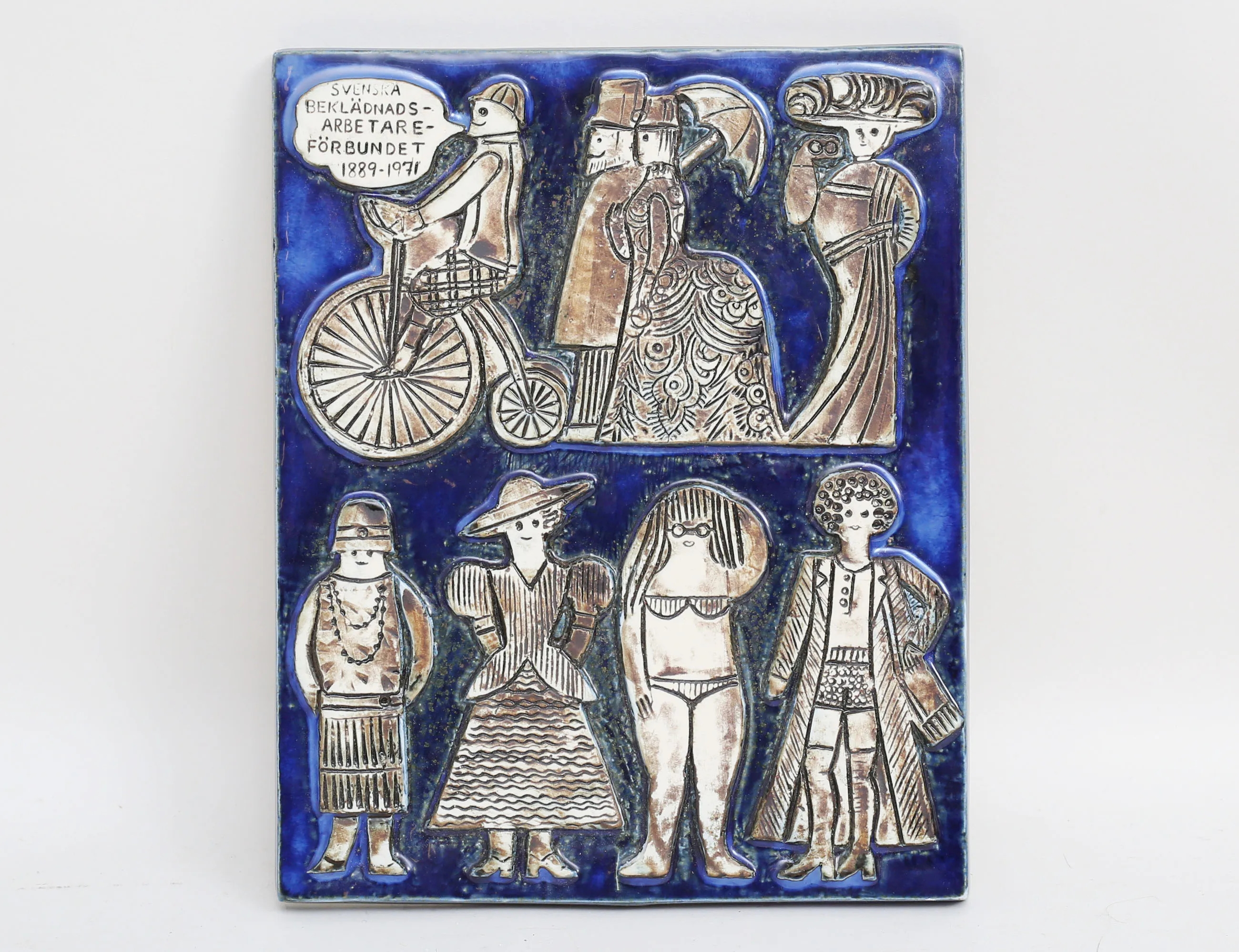 Lisa Larson | Väggrelief | MutualArt