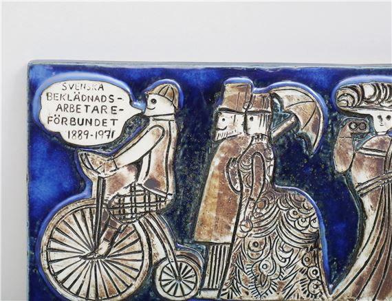 Lisa Larson | Väggrelief | MutualArt