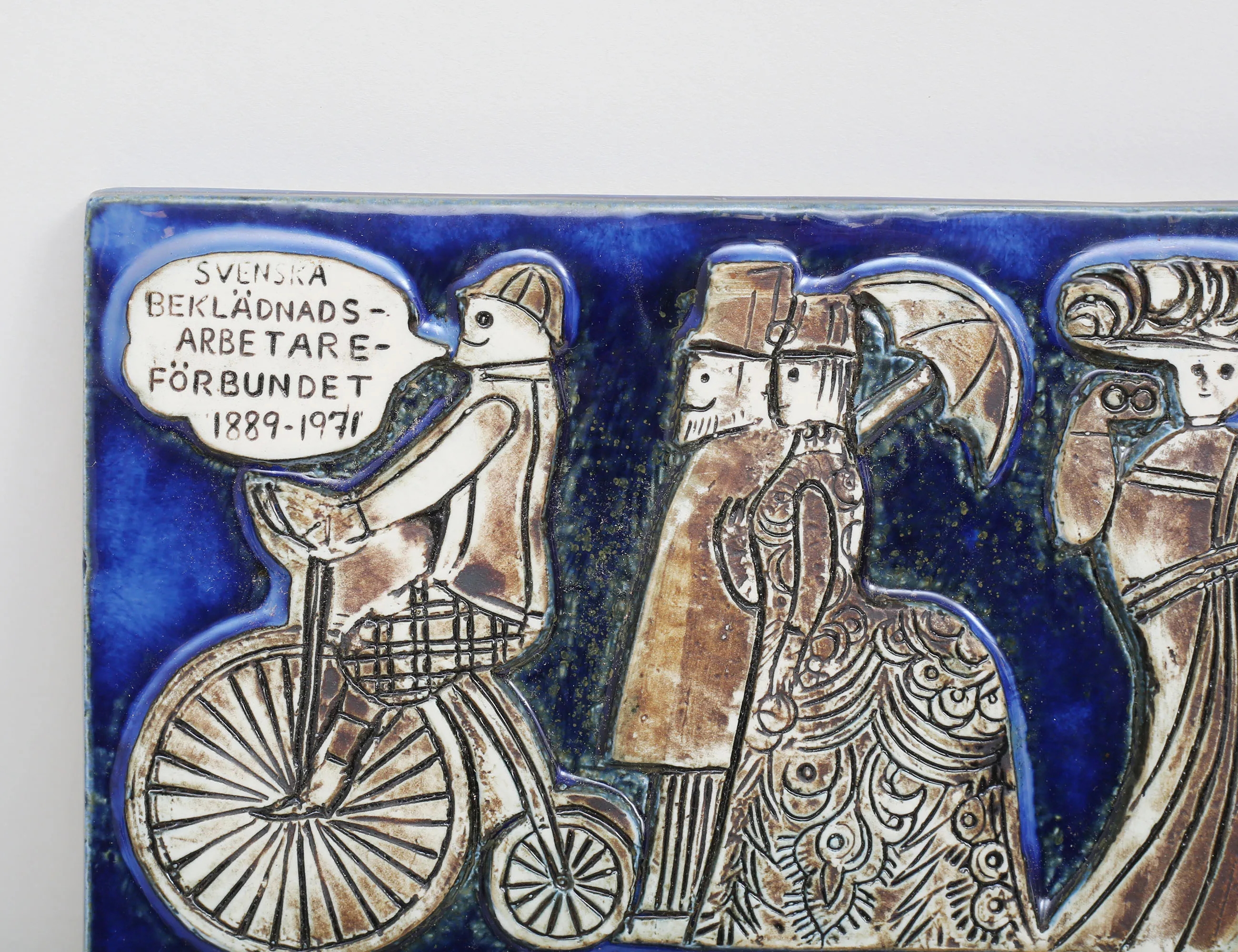 Lisa Larson | Väggrelief | MutualArt