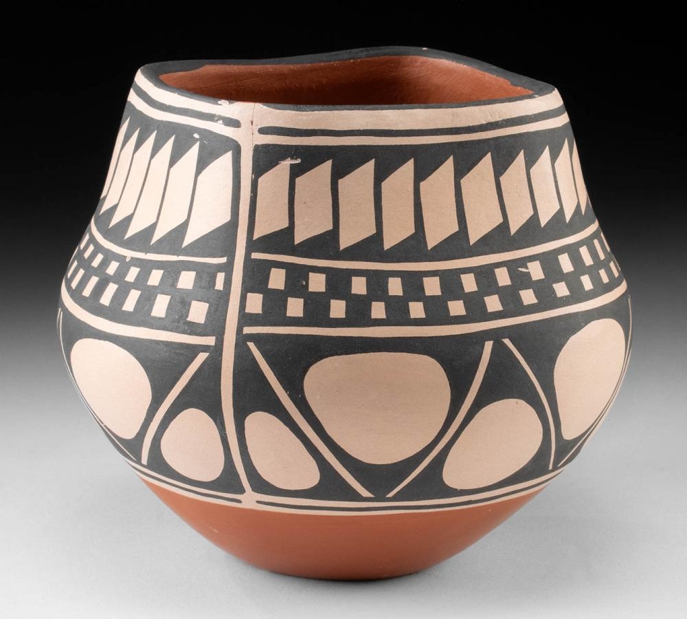 Robert Tenorio | Santo Domingo Pottery Jar | MutualArt