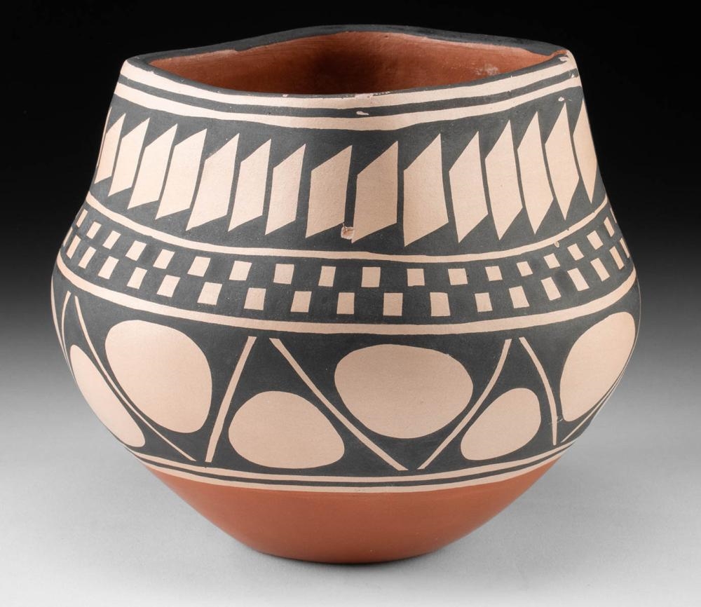 Robert Tenorio | Santo Domingo Pottery Jar | MutualArt