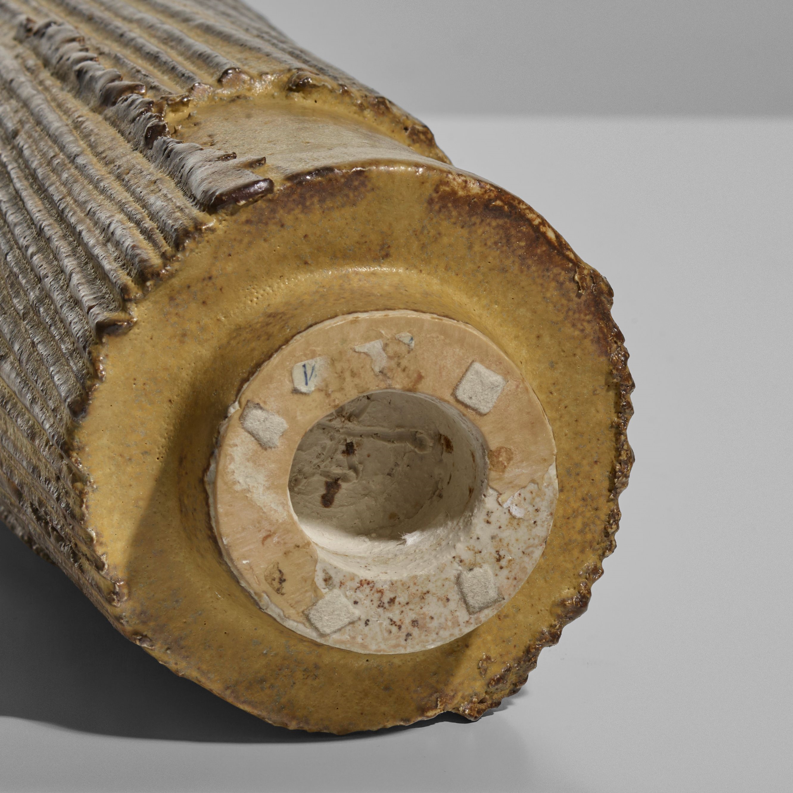 Dieter Crumbiegel | VASE (1985) | MutualArt