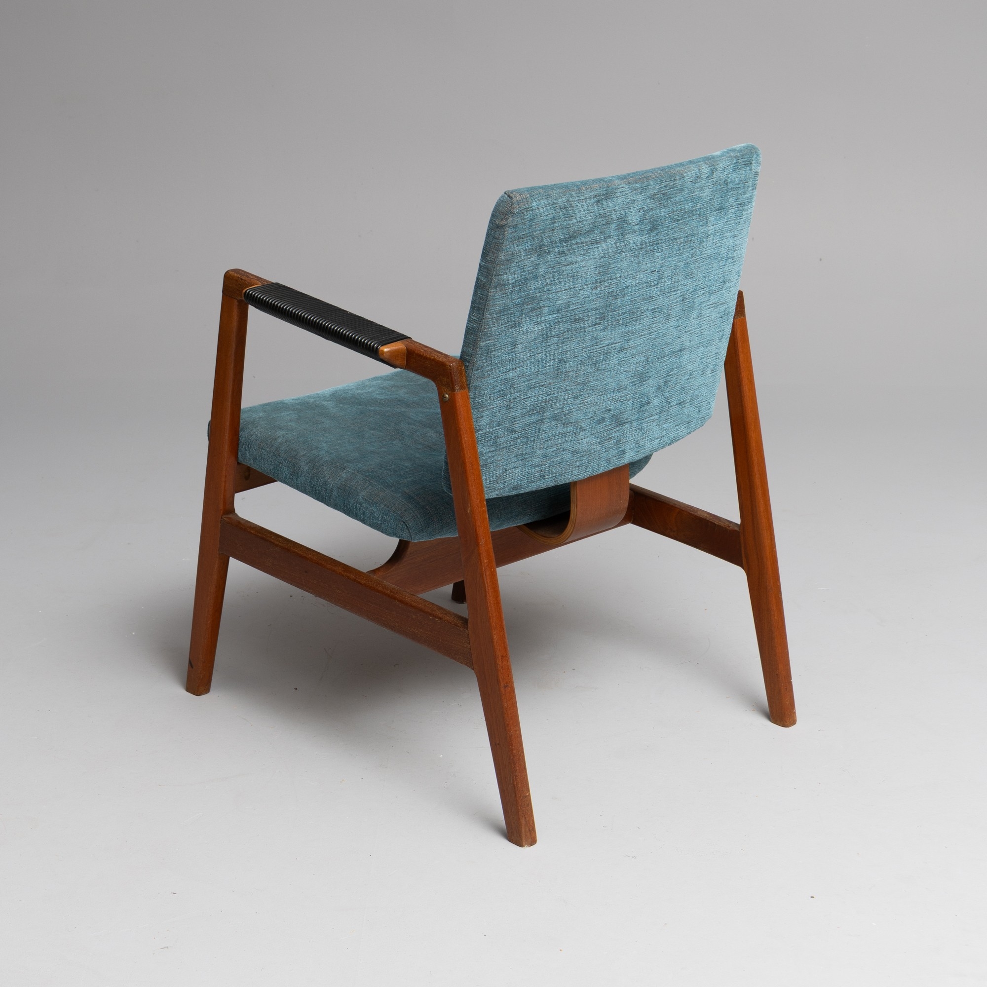 Aarne Ervi | Armchair | MutualArt