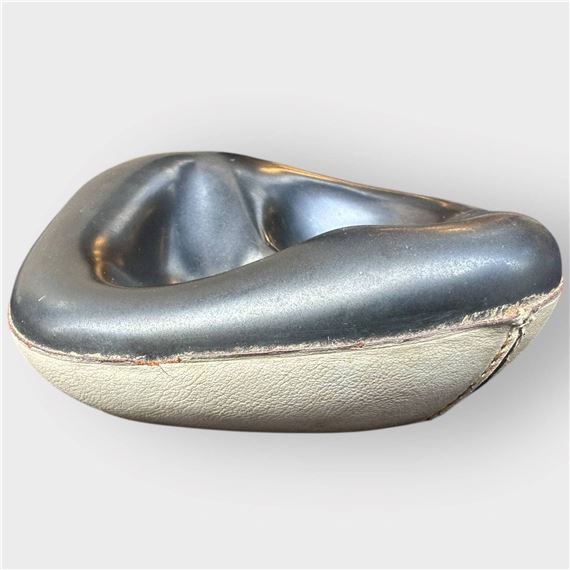 Georges Jouve | Cendrier porte-pipe en céramique émaillée noire et ...