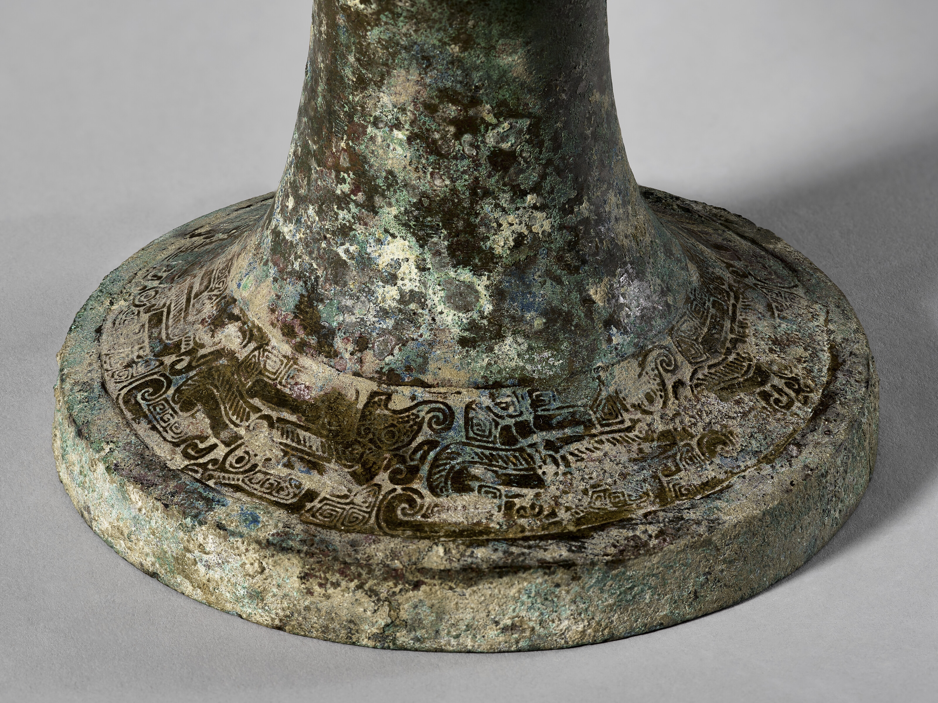 Chinese School | A BRONZE RITUAL FOOD VESSEL AND COVER, DOU | MutualArt