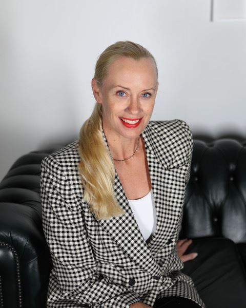 ‘A Source of Real Pride:’ All-Women Teams in the Australian Art Industry