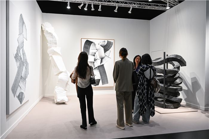 Frieze New York 2026 Sales Report & Contemporary Art Market Trends