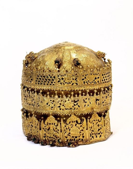 Looted Art: The Weight of “Ancient” Crowns and Jewels